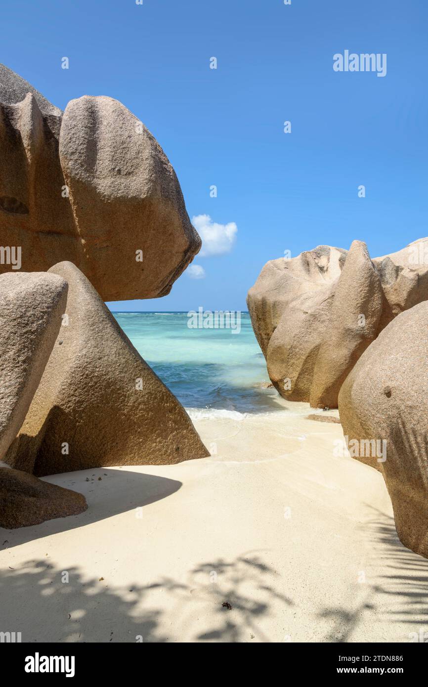Anse Source d'Argent beach, La Digue Island, Seychelles, Indian Ocean ...