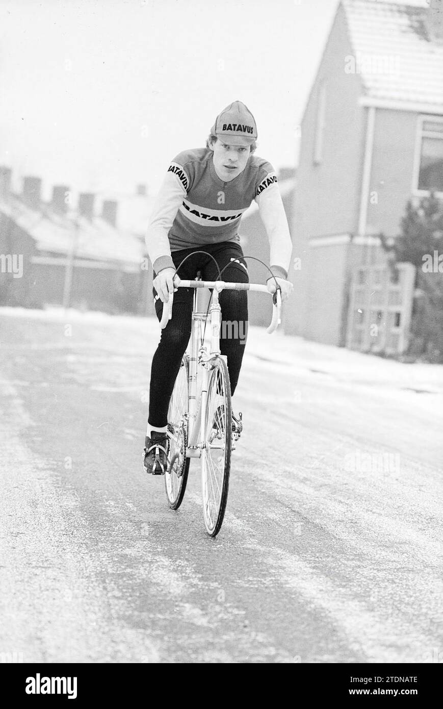 Ron hout cyclist hi-res stock photography and images - Alamy