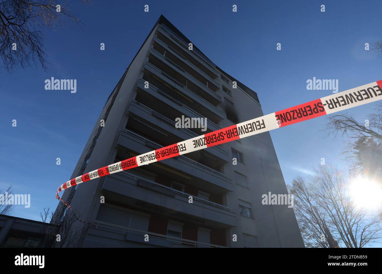 Mindelheim, Germany. 19th Dec, 2023. A fire department cordon in front ...