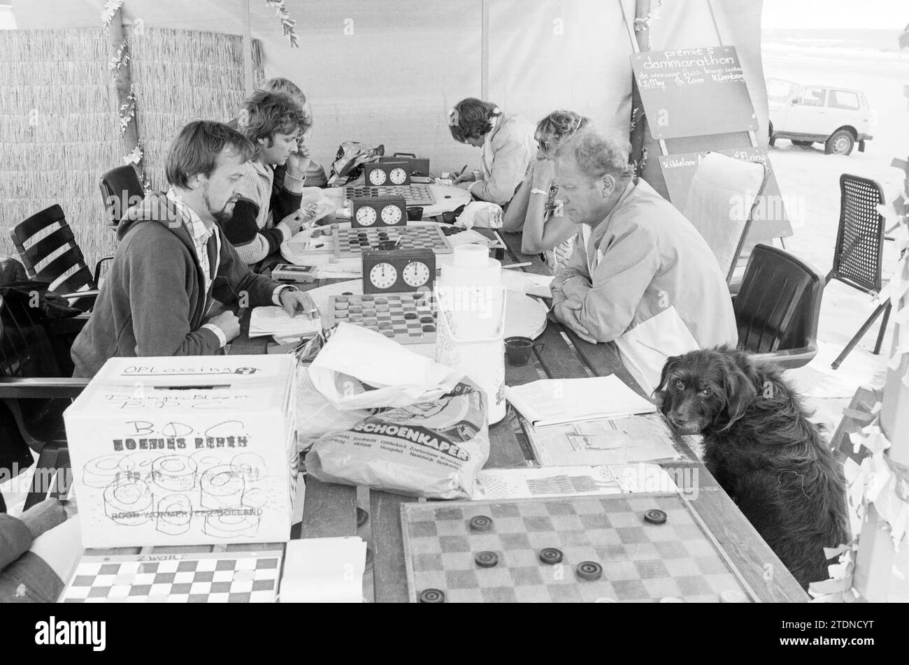 Dam marathon, Wijk aan Zee, Dammen, Wijk aan Zee, 16-08-1985, Whizgle News from the Past ...