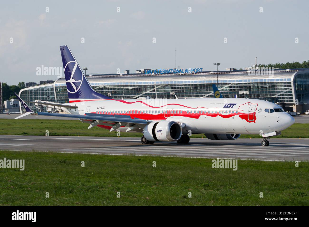 LOT Polish Airlines Boeing 737 MAX 8 slowing down after landing in Lviv ...