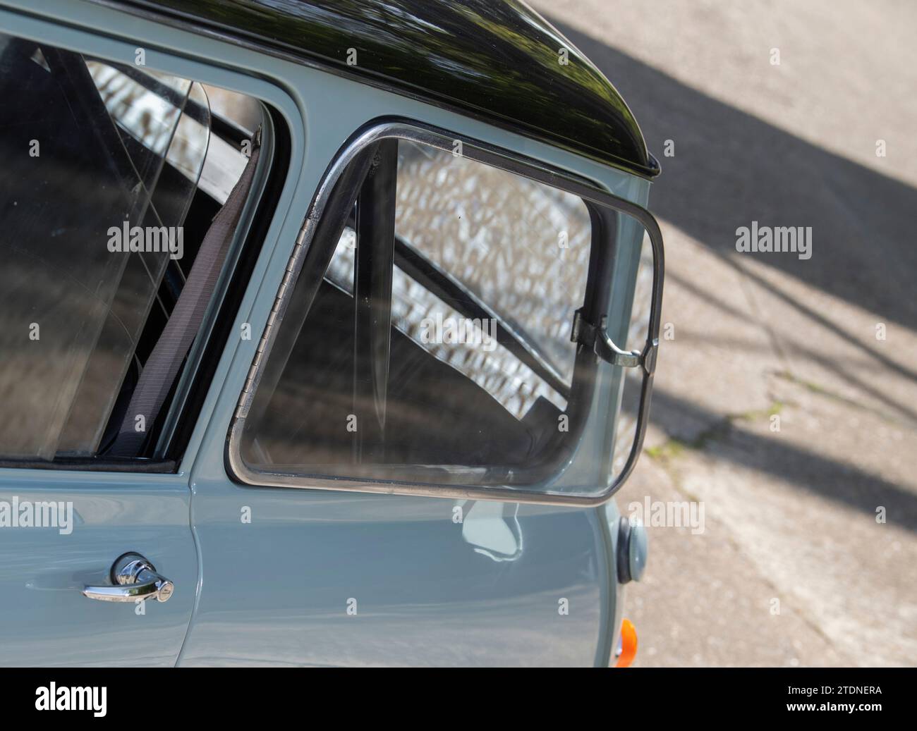 1963 Mk1 Morris Mini Minor with a turbo conversion hidden under the ...