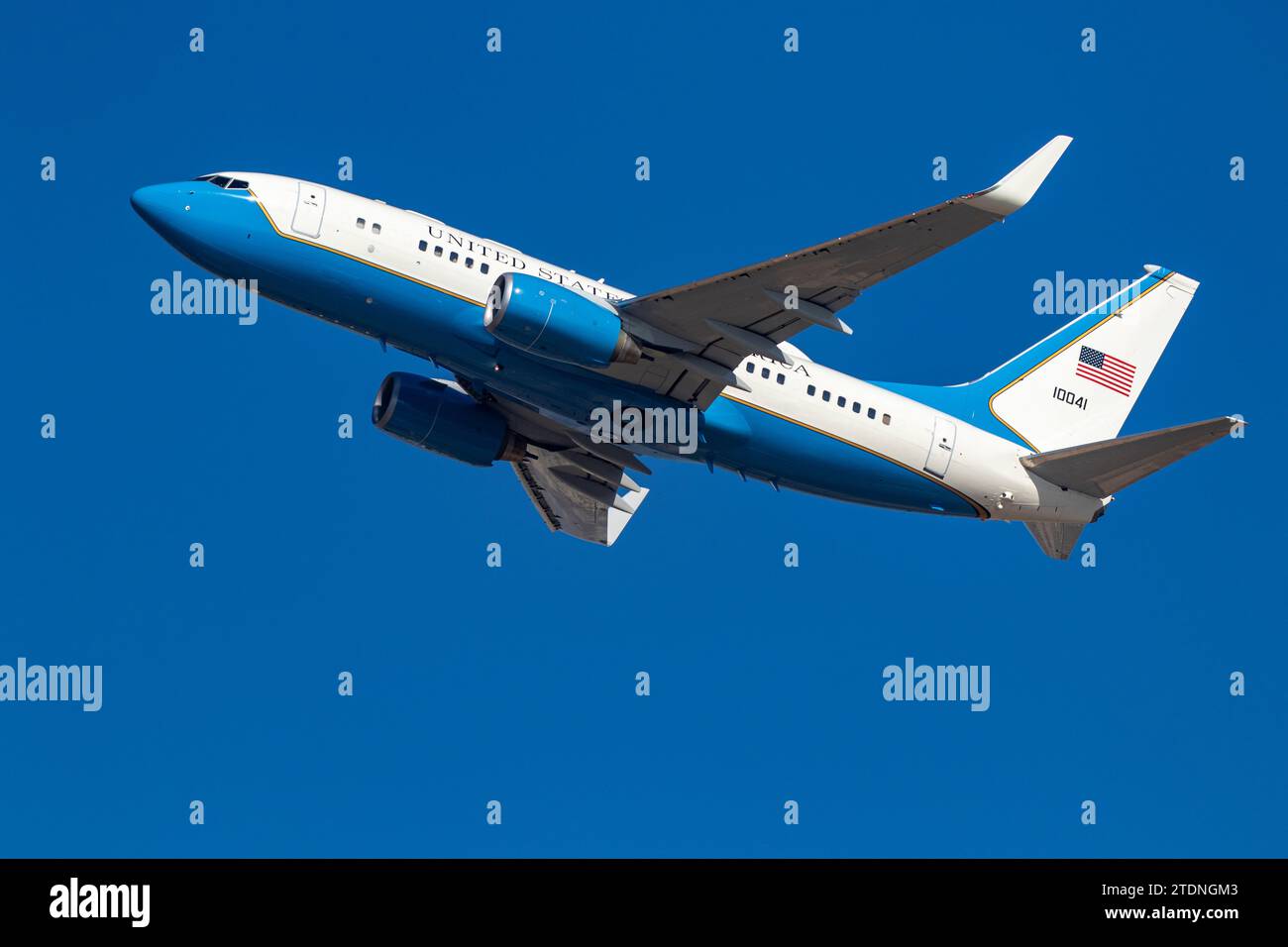 Us air force plane hi-res stock photography and images - Alamy