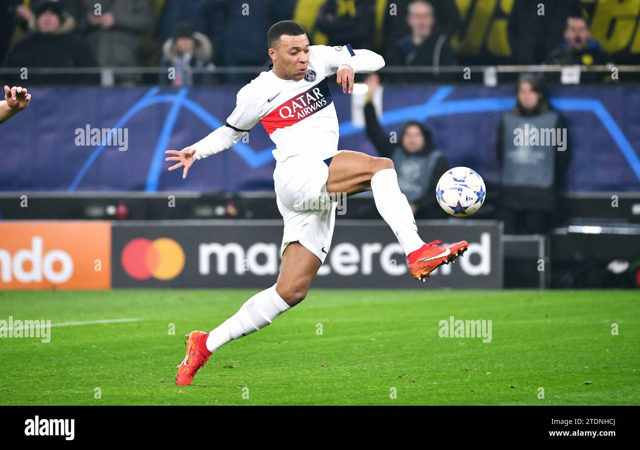 Champions League, Signal Iduna Park Dortmund: Borussia Dortmund vs ...
