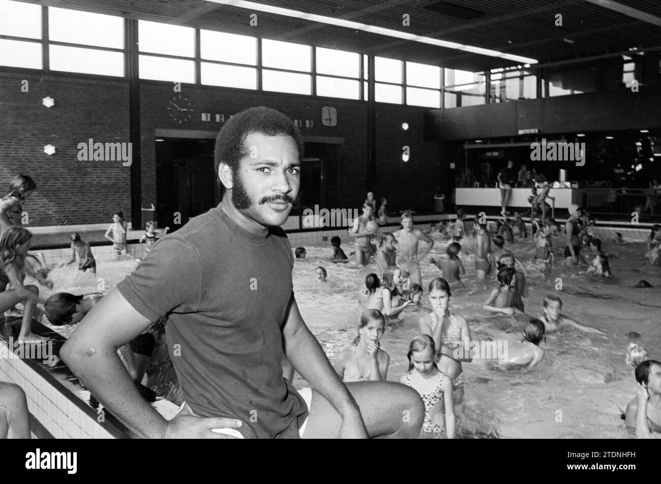 Lifeguard hadley swimming pool hi-res stock photography and images - Alamy