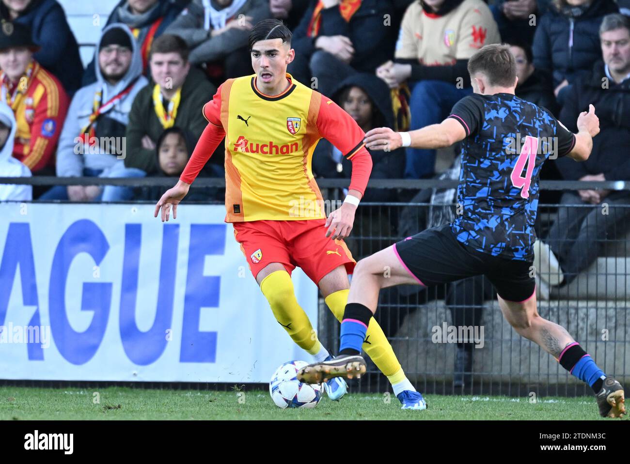 Ismael Aouad (15) of RC Lens pictured in a duel with Robert Jalade (4 ...