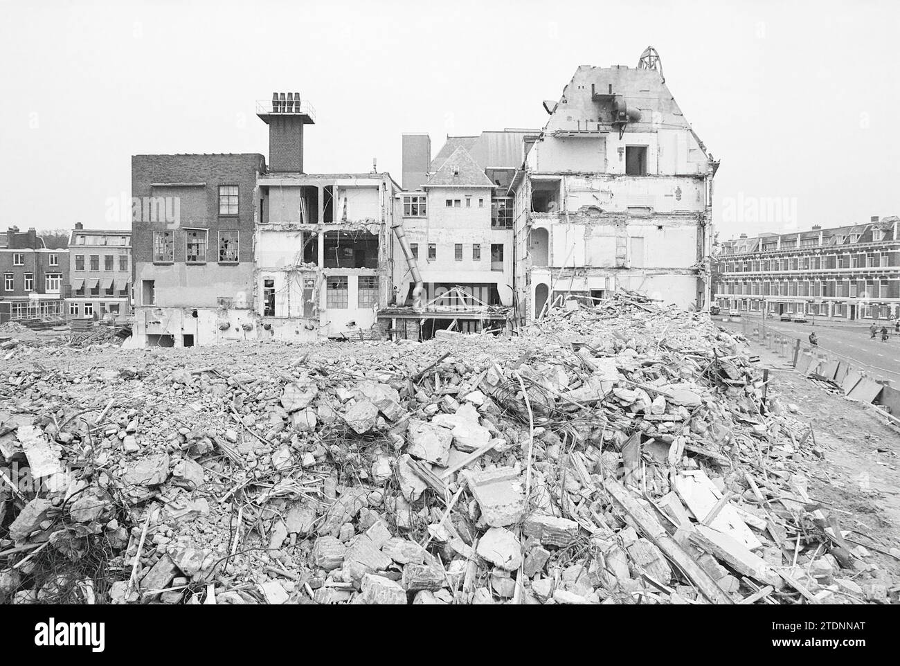 Demolition spaarnestad nassaulaan hi-res stock photography and images ...