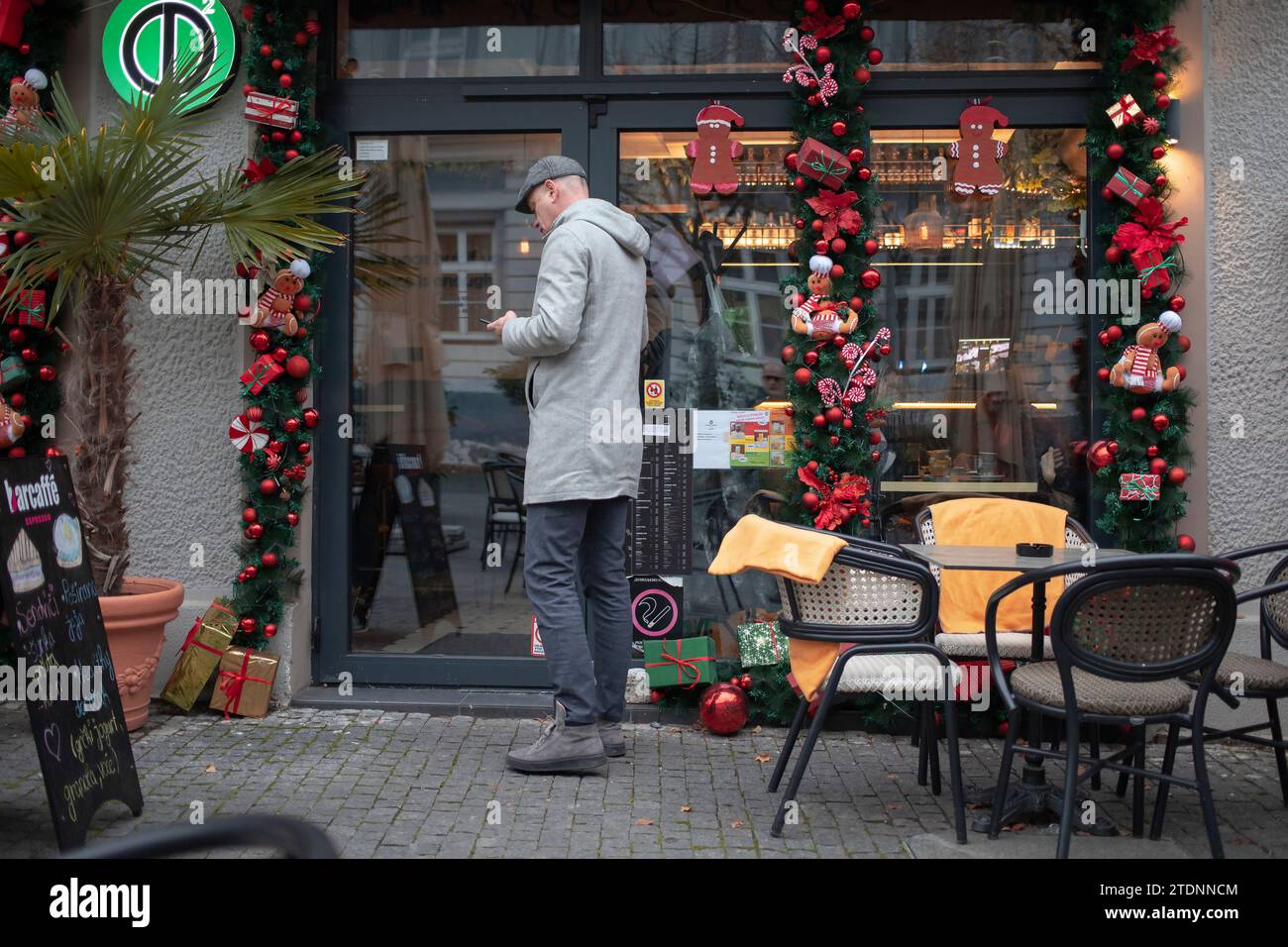 Man entering a pub Stock Photo - Alamy