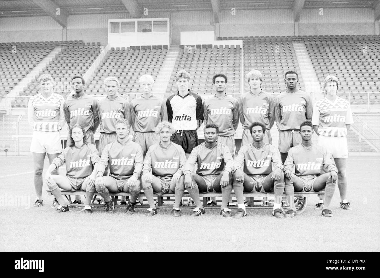 HFC Haarlem team photo, 00-07-1989, Whizgle News from the Past ...