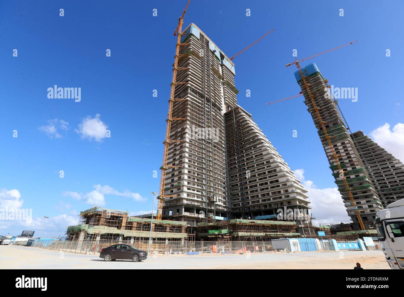 (231219) -- NEW ALAMEIN, Dec. 19, 2023 (Xinhua) -- This photo taken on ...