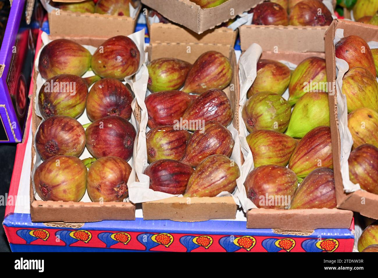 Figs fresh fruit and produce from the farmers market Stock Photo - Alamy