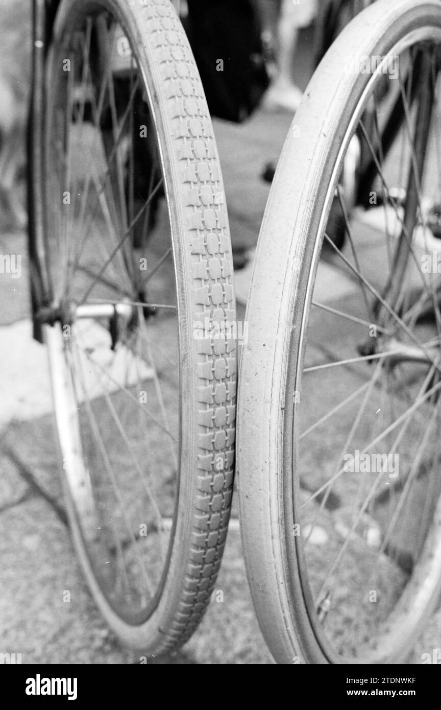Smooth good bicycle tire hi-res stock photography and images - Alamy