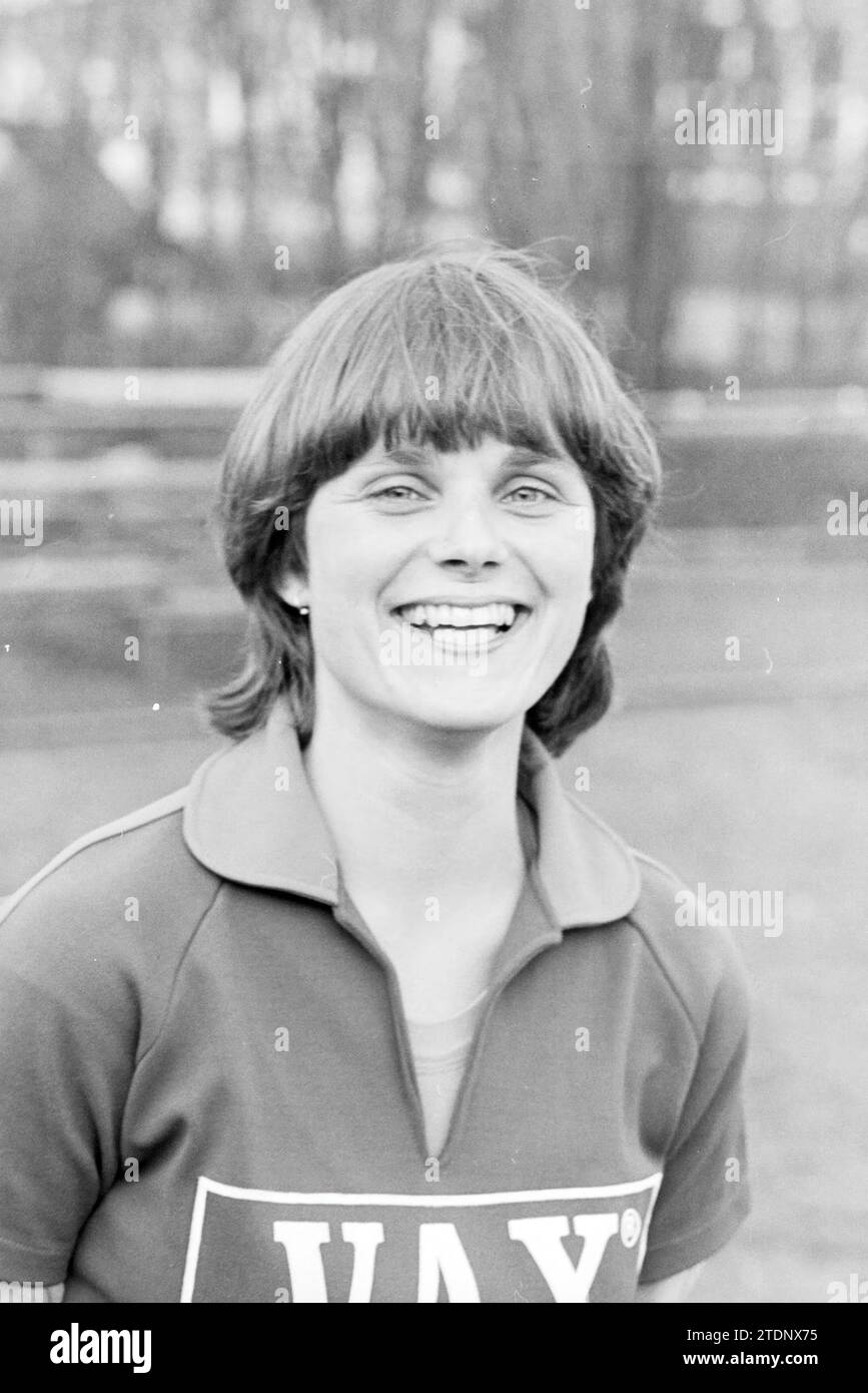 Portraits of softball players Kinheim + Terrasvogels, Softball, 17-04 ...