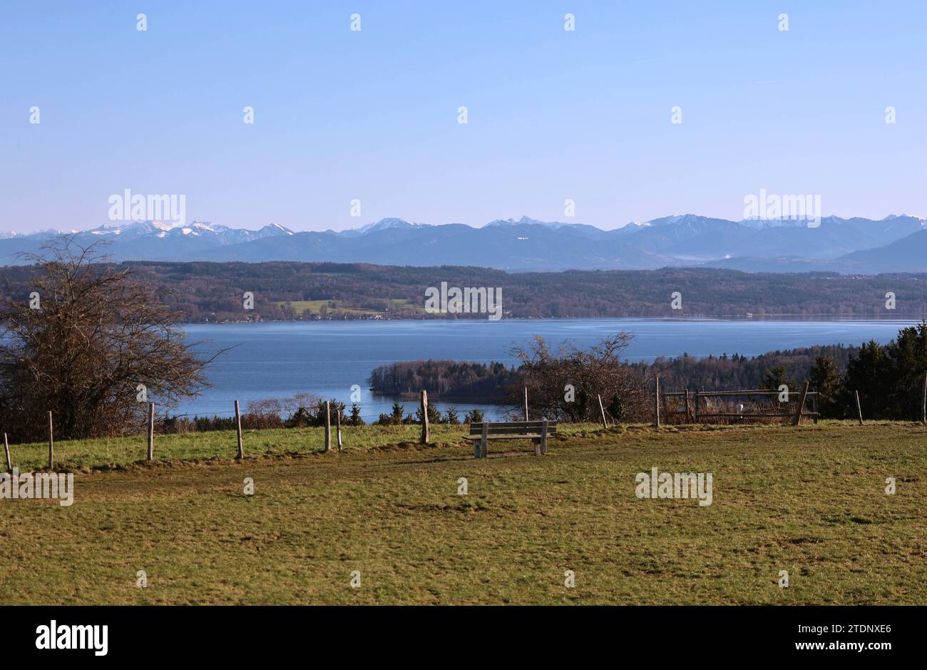 Tutzing, Bayern, Deutschland 19. Dezember 2023: Ein Wintertag in ...