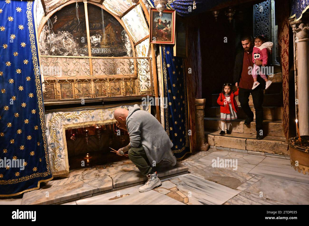 Bethlehem, West Bank. 17th Dec, 2023. Palestinian Christians visit the ...