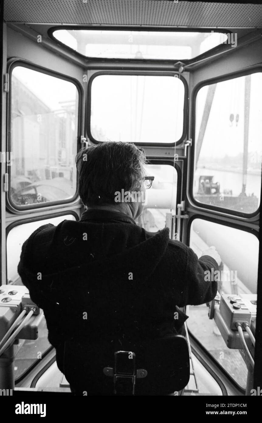 Cranes at Figee, Figee, Cranes, 03-03-1978, Whizgle News from the Past ...