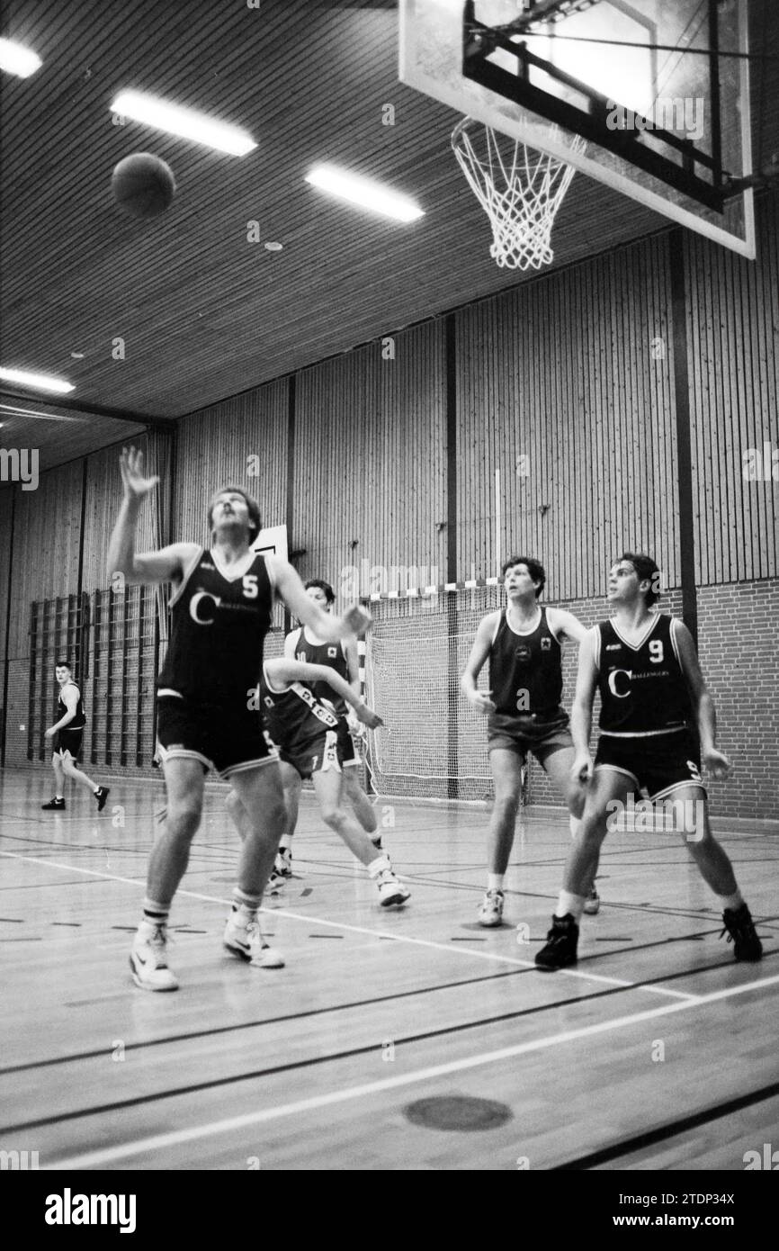 Challengers akrides hi-res stock photography and images - Alamy