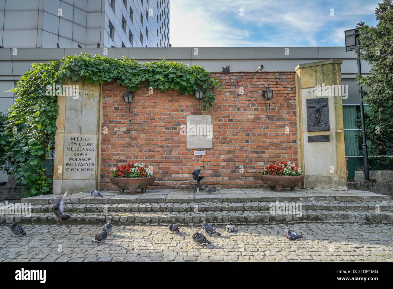Denkmal, Erinnerung an die Ghettomauern und Warschauer Aufstand, al ...