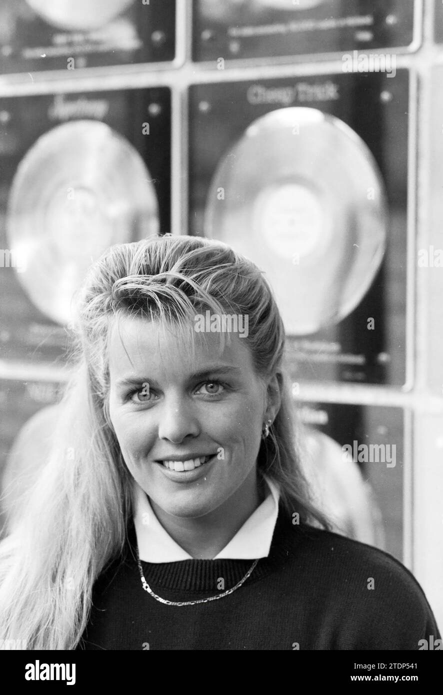 Astrid van der Klei, ex. column, 16-05-1991, Whizgle News from the Past ...