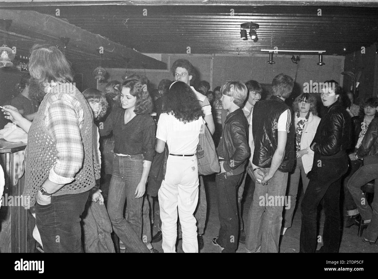 Opening youth club Seven eleven Beverwijk, Neighborhoods, community ...