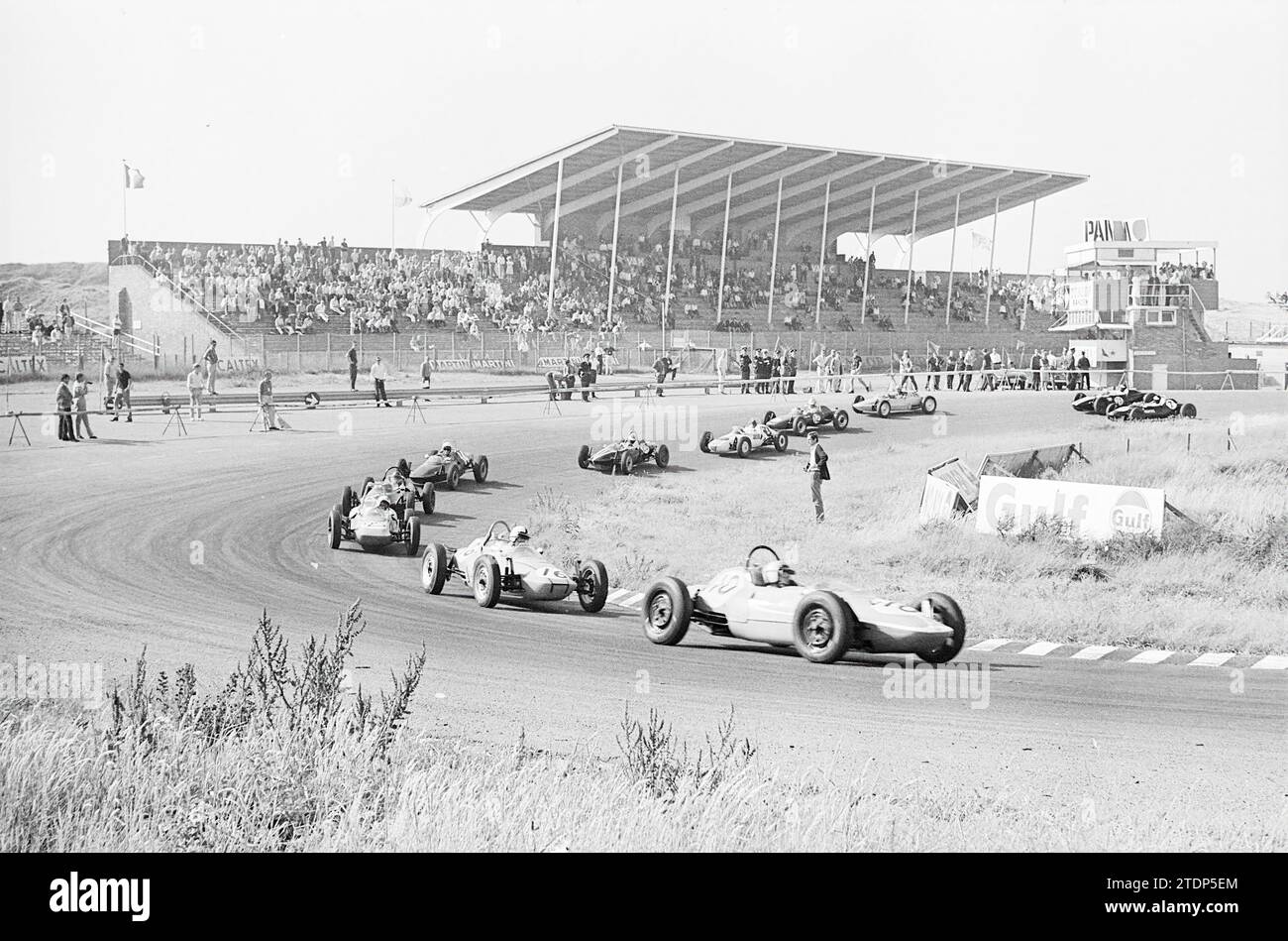 Formula V car race on the Zandvoort circuit, Zandvoort, 01-07-1967 ...