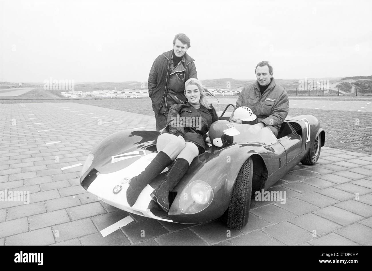 Liane engeman seated hi-res stock photography and images - Alamy