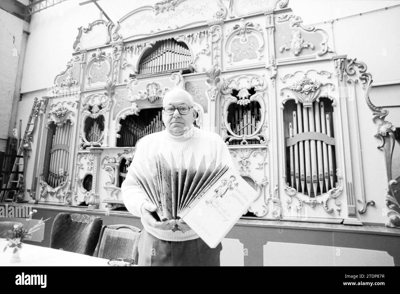 Mr. Drawbar with organ Werfstraat, Organs and organists, Haarlem ...