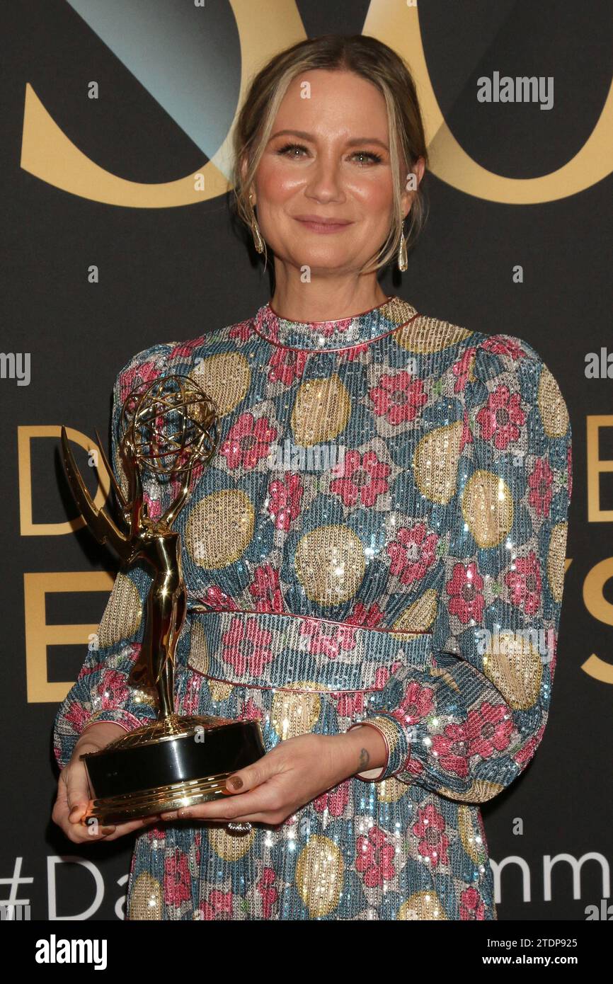 LOS ANGELES - DEC 16: Jennifer Nettles at the 50th Daytime Emmy ...