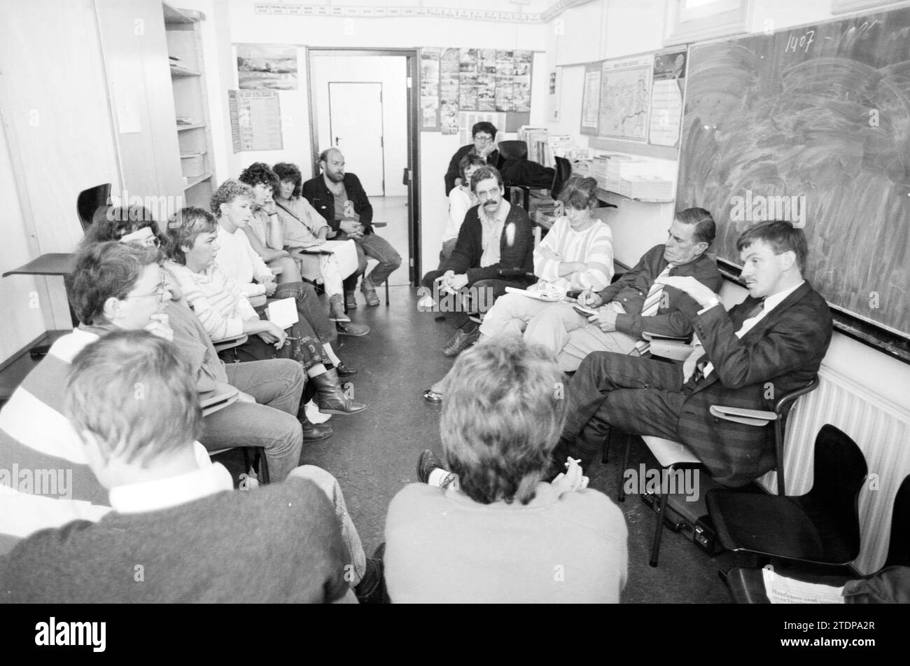 Dutch teachers hi-res stock photography and images - Alamy