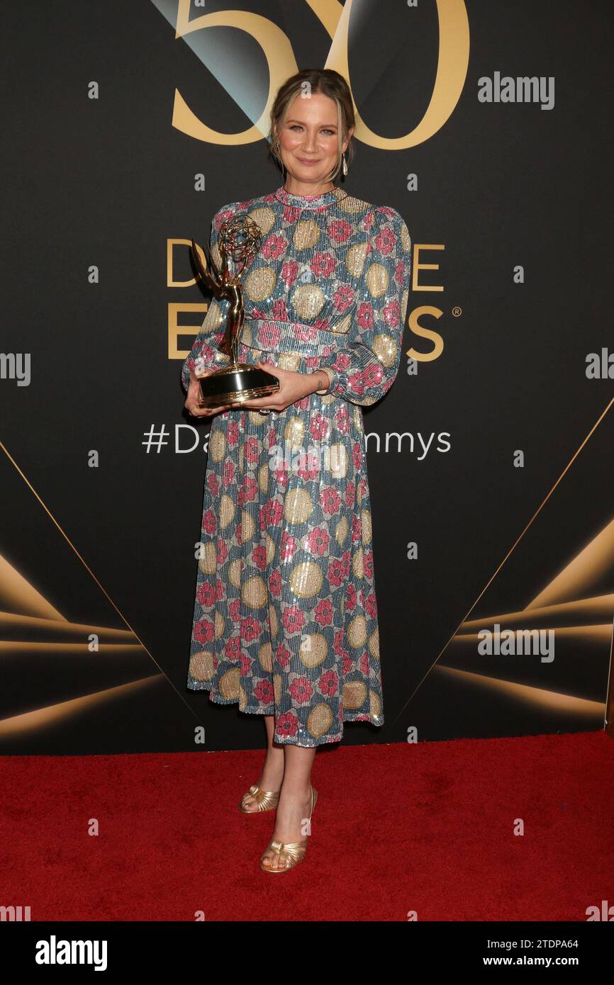 LOS ANGELES - DEC 16: Jennifer Nettles at the 50th Daytime Emmy ...