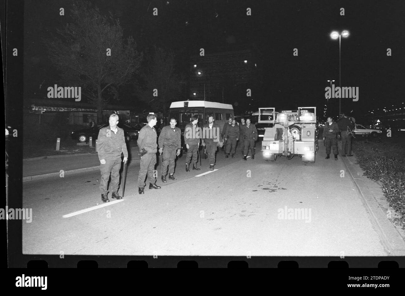 The riot police intervene in taxi actions at Schiphol, Schiphol, 06-09 ...