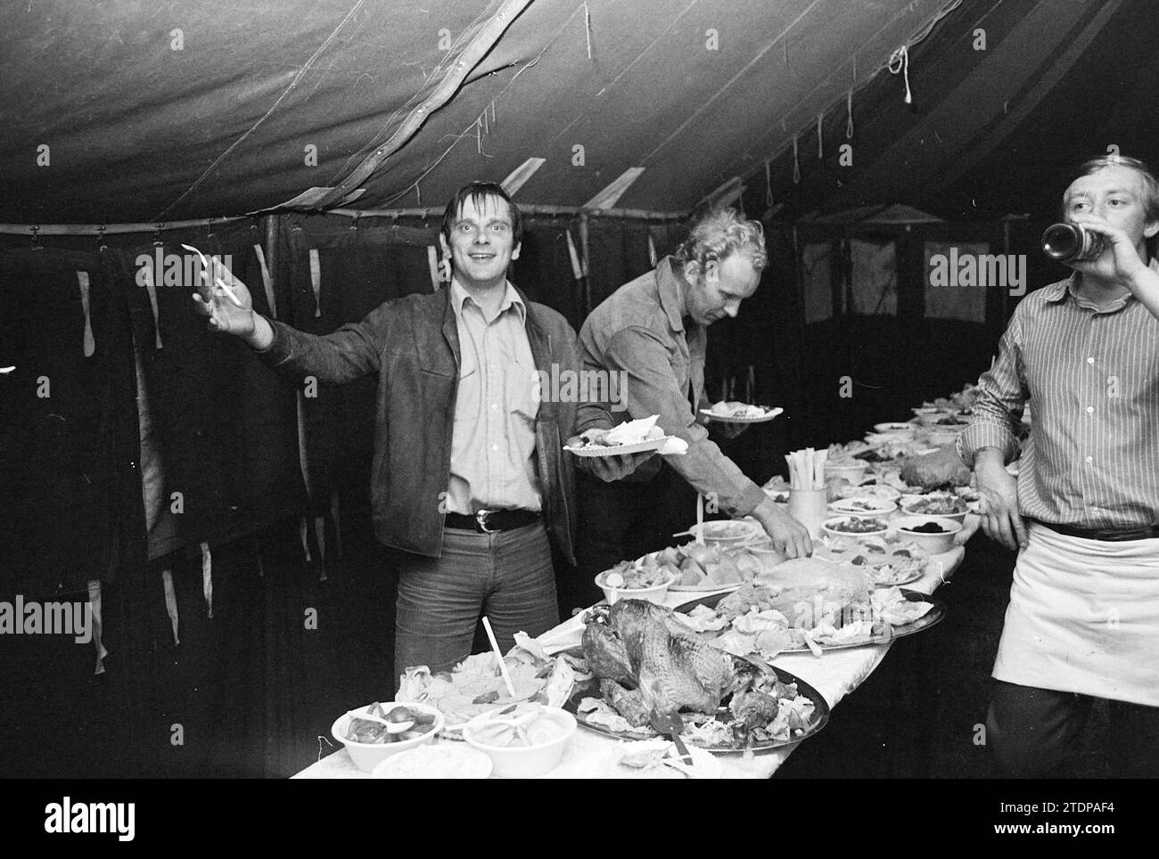 Dinner party english soldiers hi-res stock photography and images - Alamy