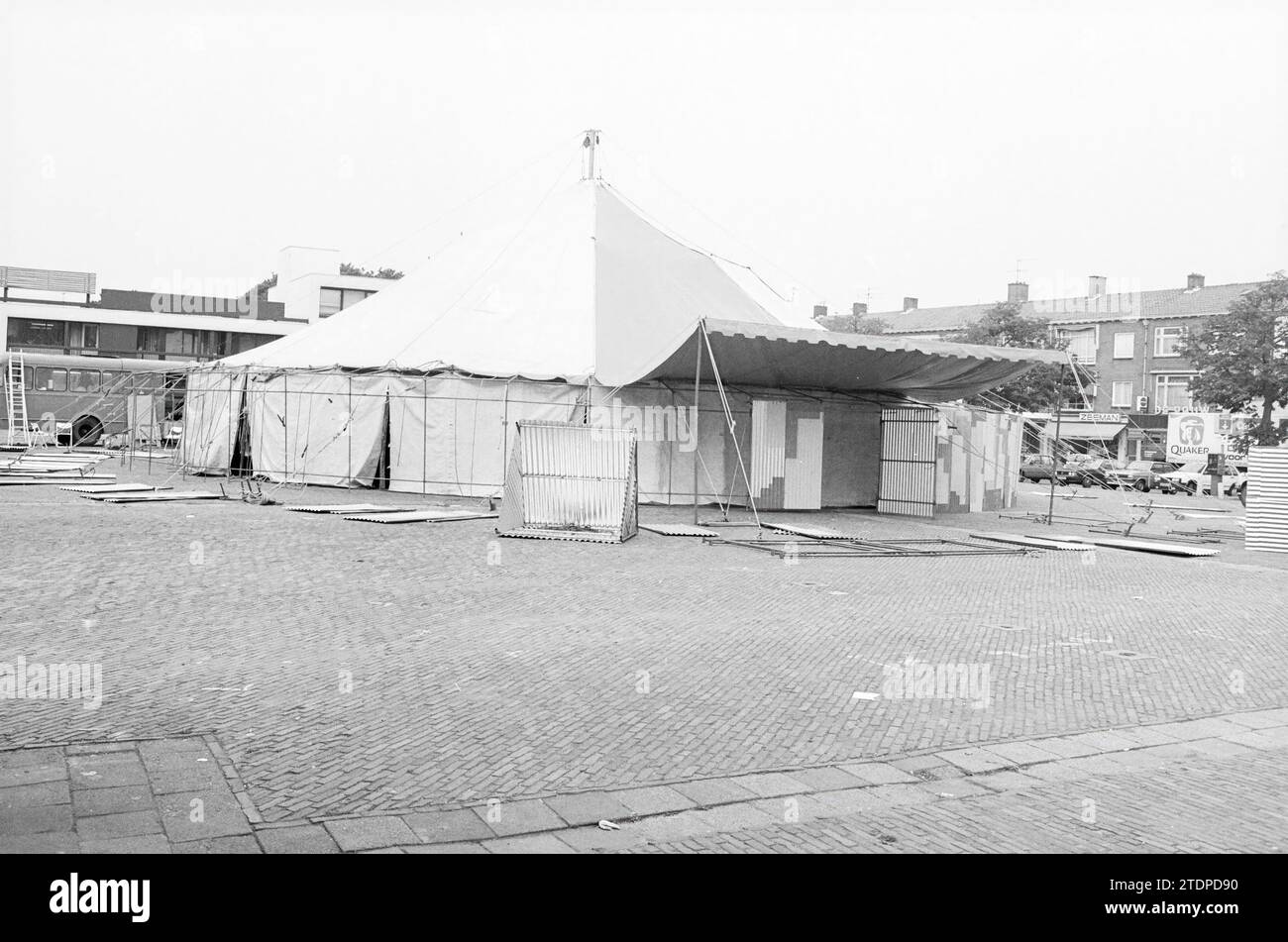 Tent regional theater hi-res stock photography and images - Alamy