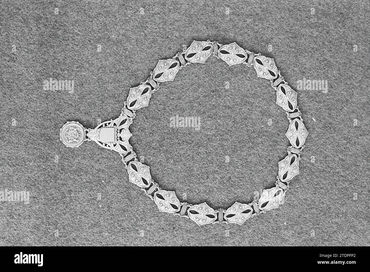 Mayor chain of office hi-res stock photography and images - Alamy