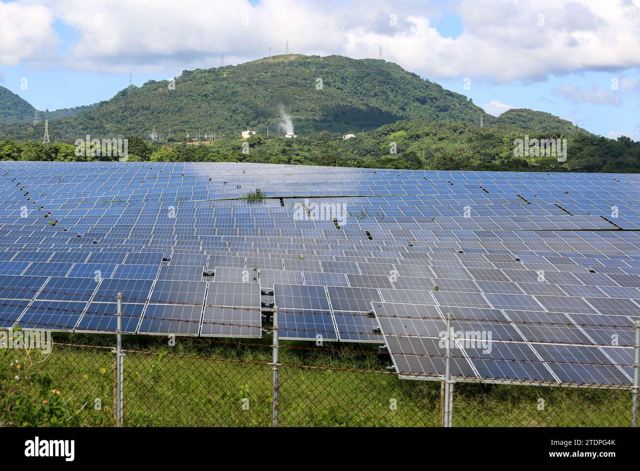 Philippine solar farm hi-res stock photography and images - Alamy