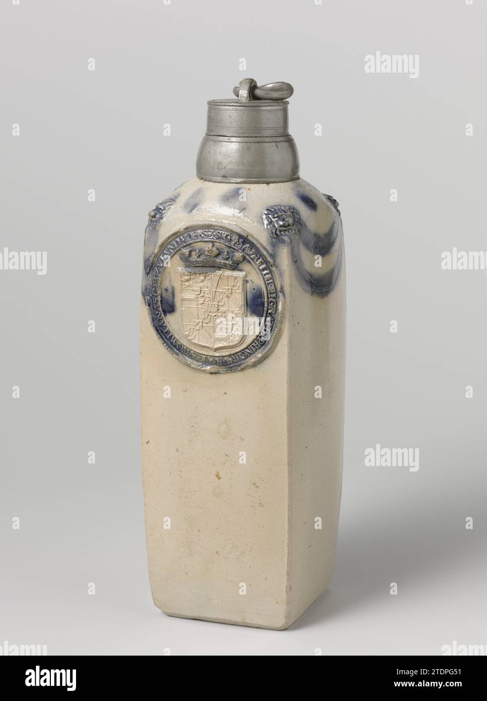 Belly nas hi-res stock photography and images - Alamy