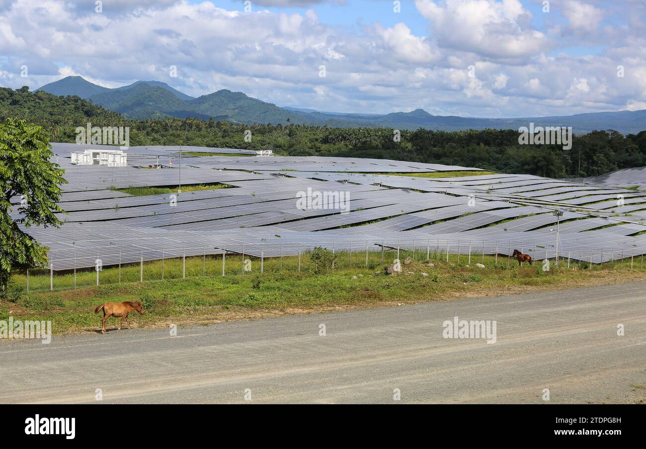 Philippine solar farm hi-res stock photography and images - Alamy