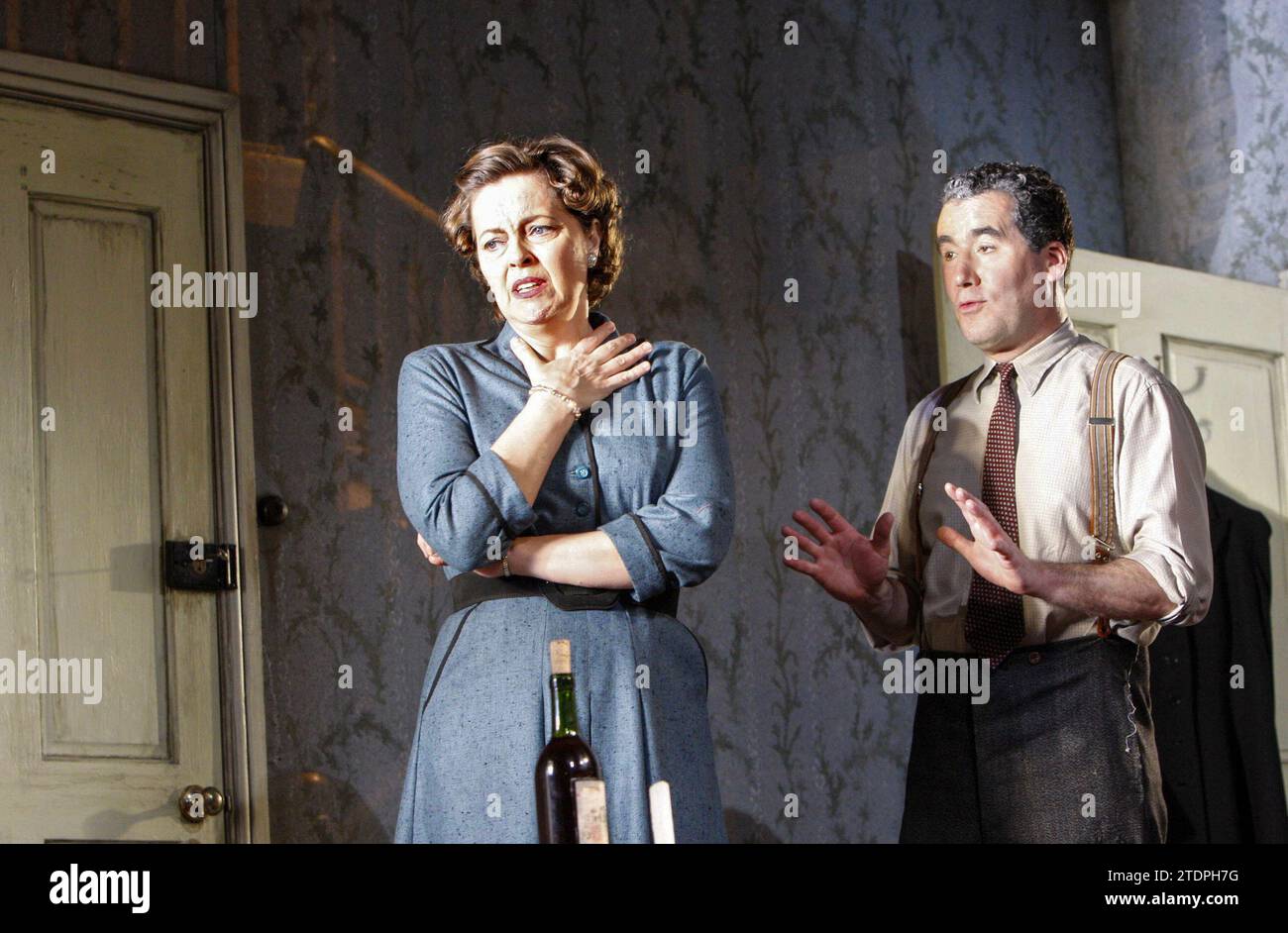 Greta Scacchi (Hester Collyer), Tim McMullan (Mr Miller) in THE DEEP ...