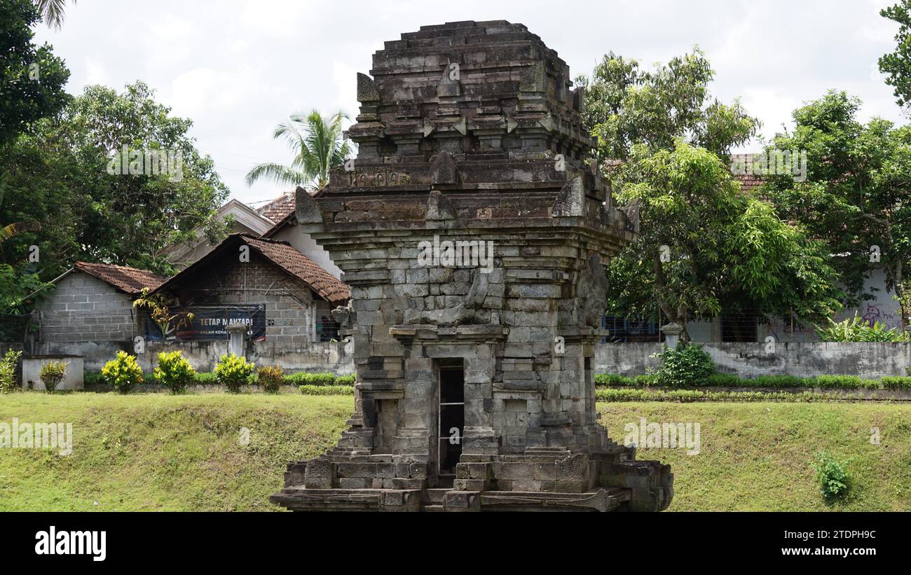 Sawentar Temple is a Hindu temple. Experts believe that this temple was ...