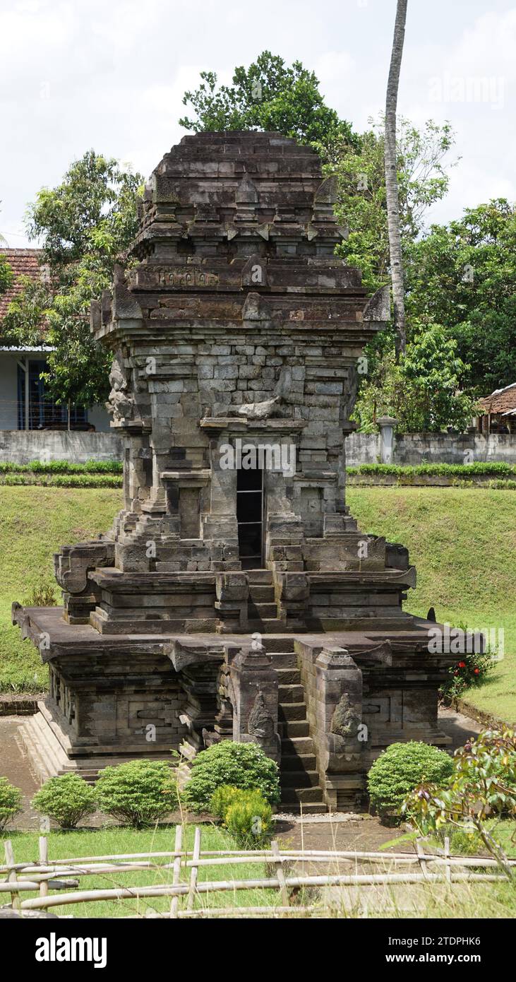 Sawentar Temple is a Hindu temple. Experts believe that this temple was ...