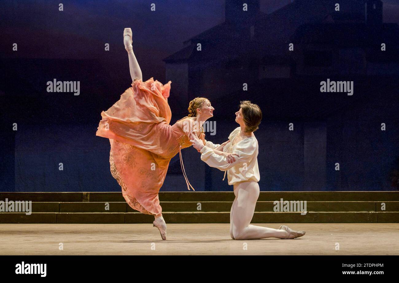 Daria Klimentova (Juliet), Vadim Muntagirov (Romeo) in ROMEO AND JULIET ...