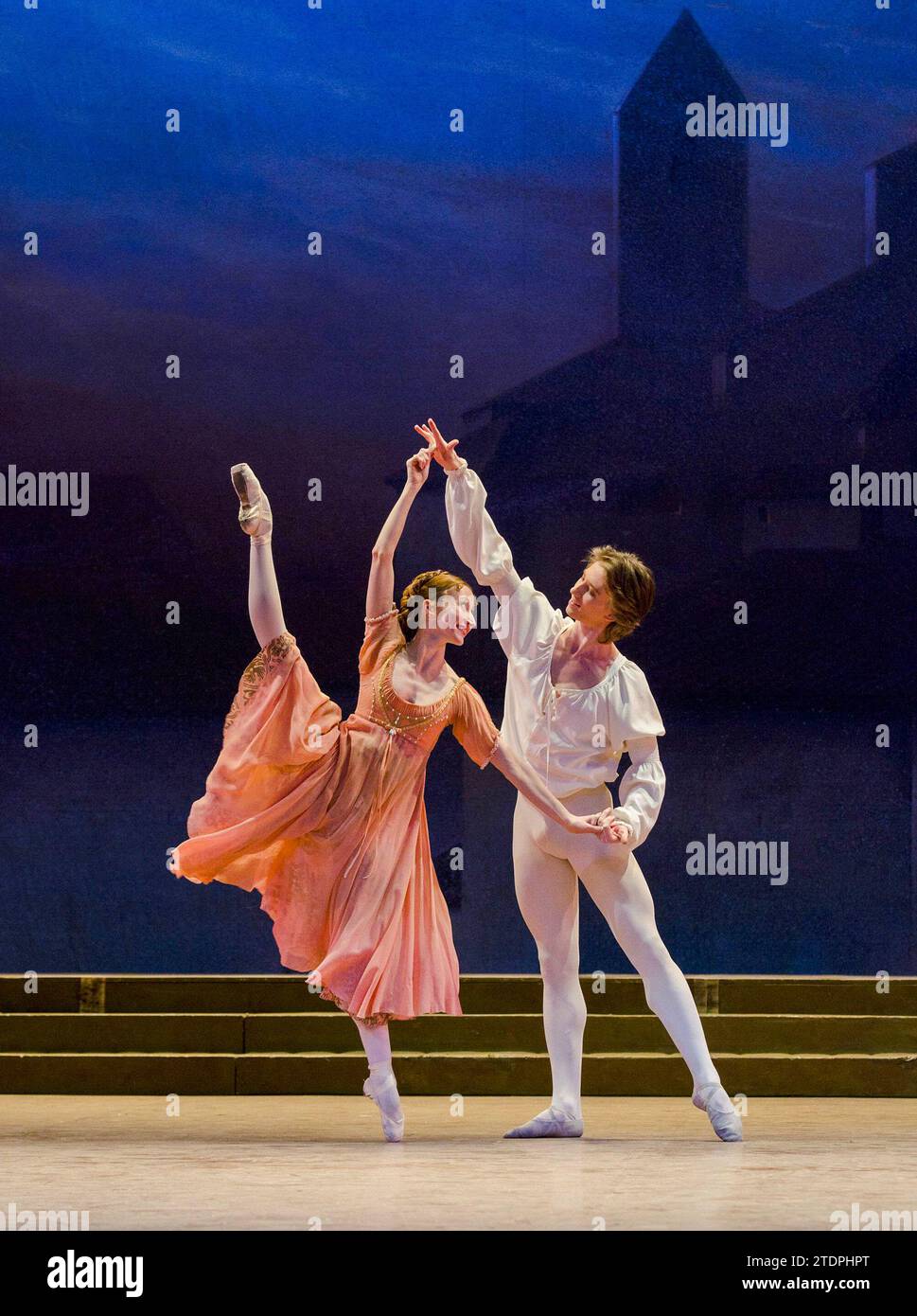 Daria Klimentova (Juliet), Vadim Muntagirov (Romeo) in ROMEO AND JULIET ...