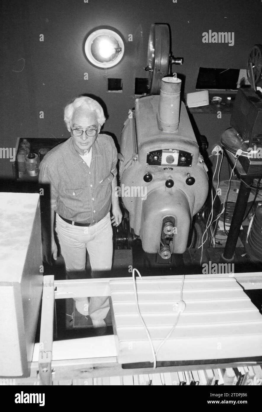 Professional film projector, Whizgle News from the Past, Tailored for ...