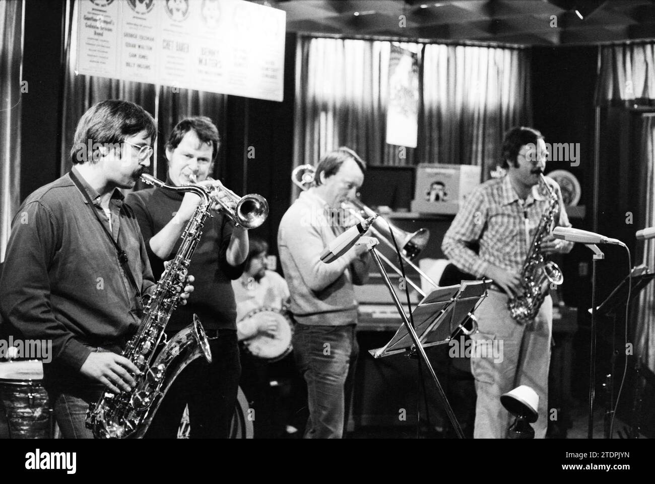Seth hot jazz band hi-res stock photography and images - Alamy