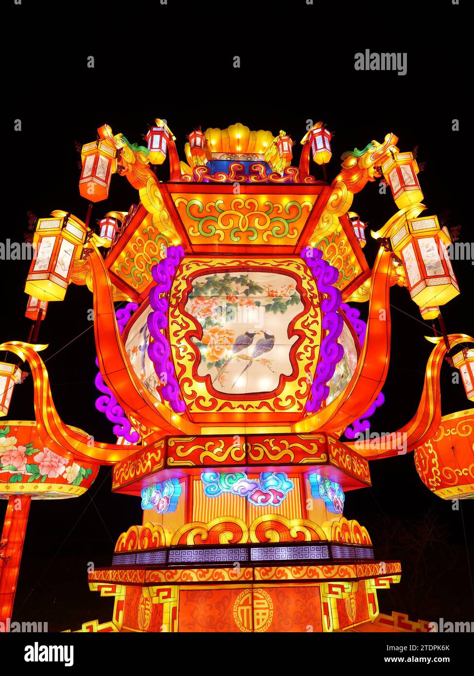 Kansas City, Missouri - December 14, 2023: Glowild Christmas Lights at ...