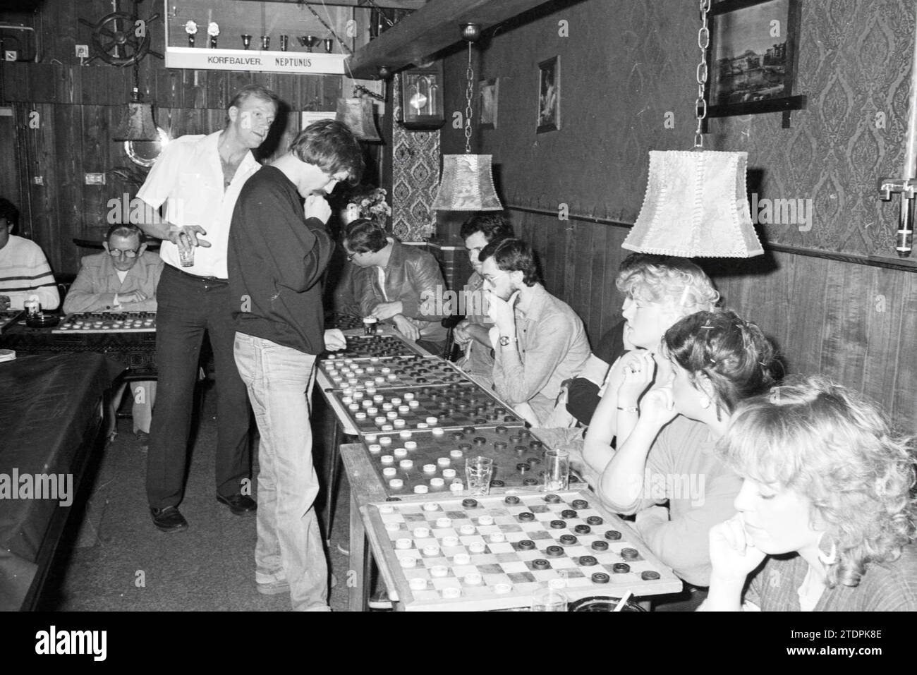 Checkers simultaneously hi-res stock photography and images - Alamy