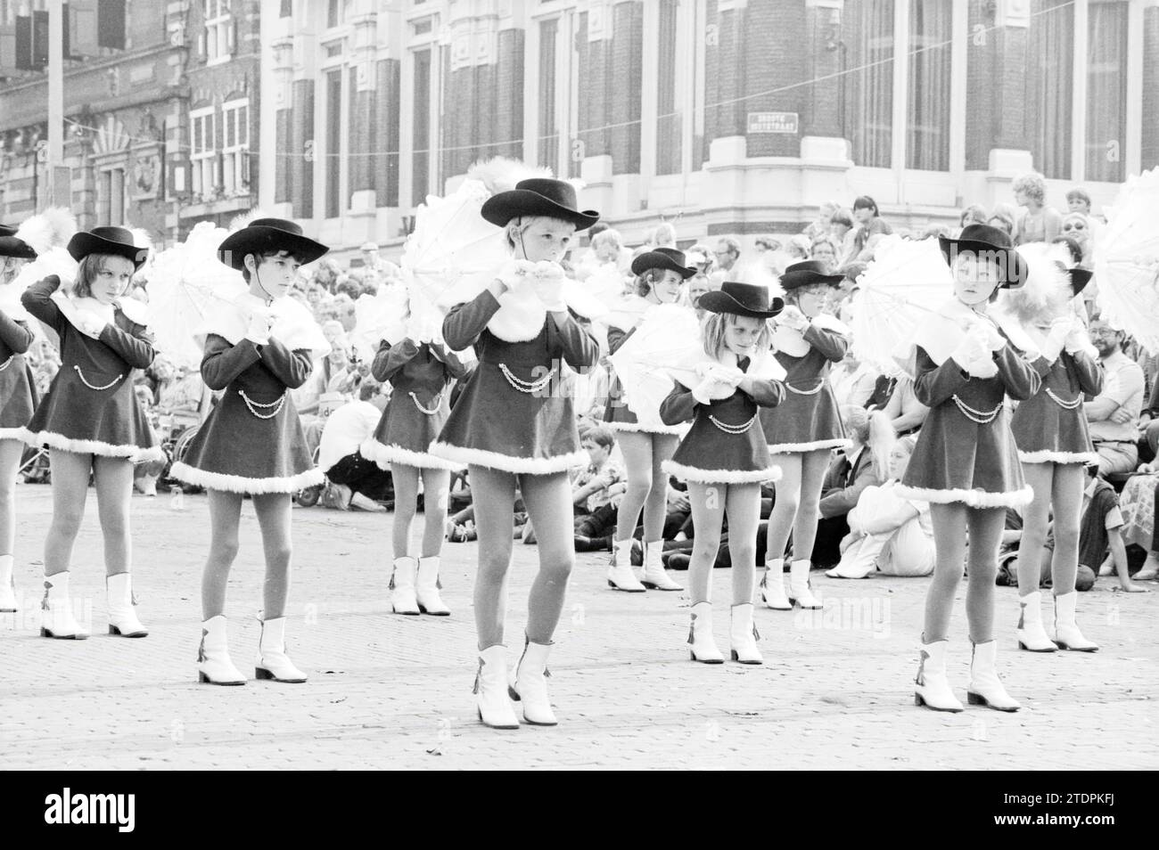 March of musicians, Drumband D.S.V., Grote Markt, Haarlem, Grote Markt ...