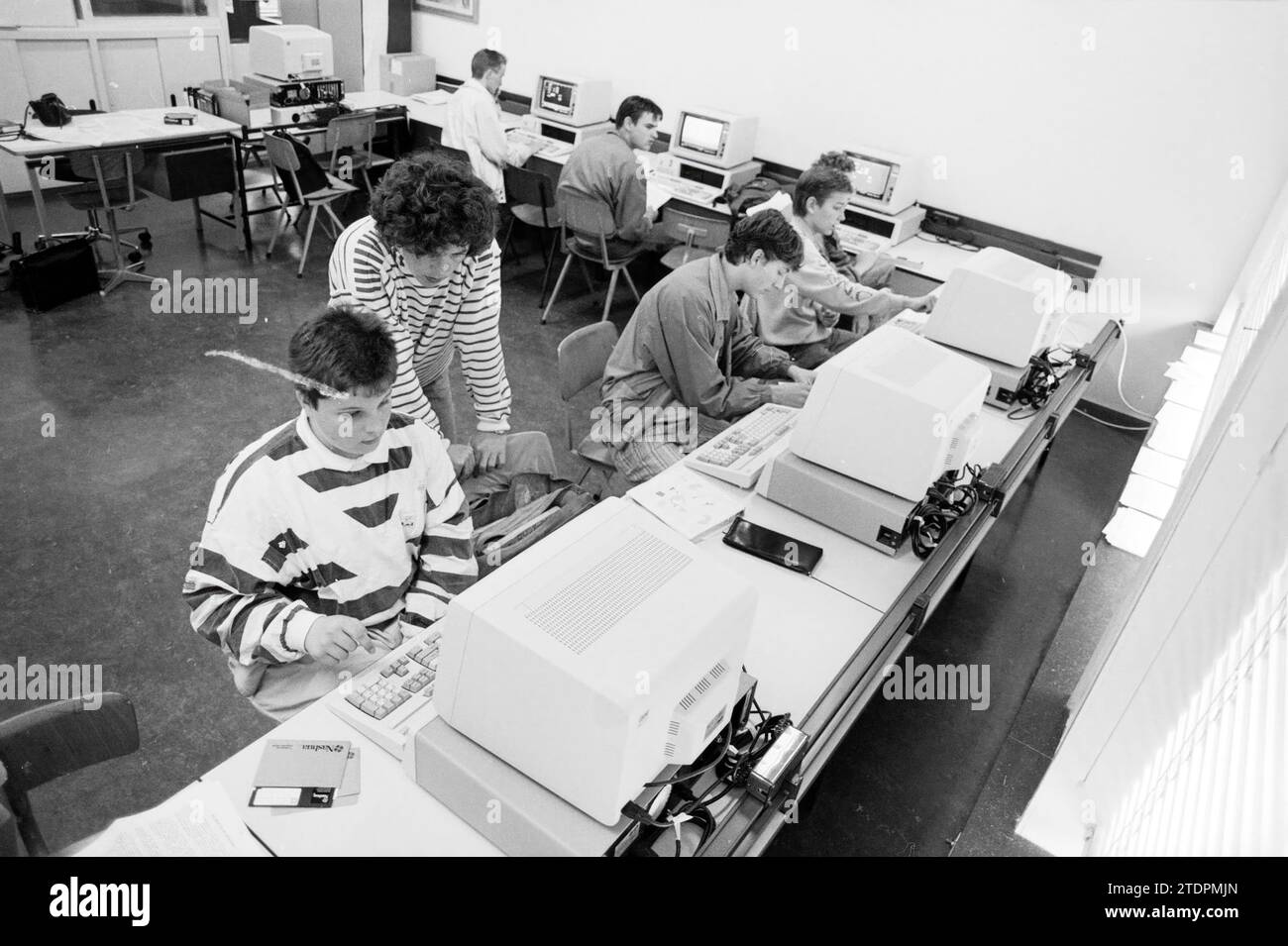 Computer lessons at Sancta Maria, Computers, 10-06-1988, Whizgle News ...