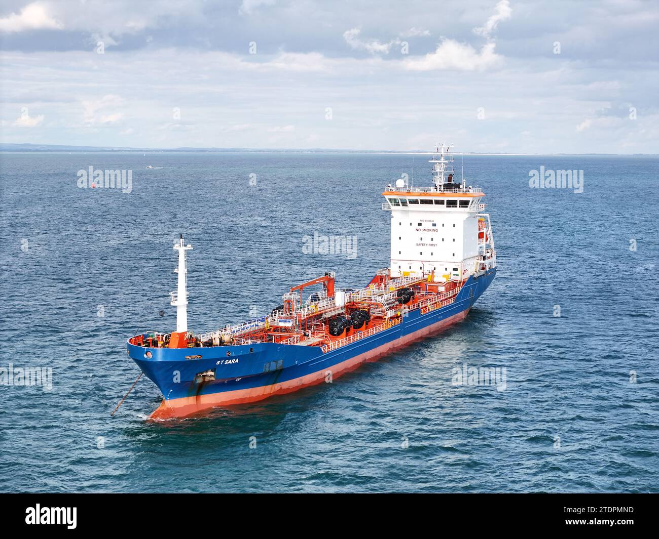 Harbor operations drone hi-res stock photography and images - Alamy