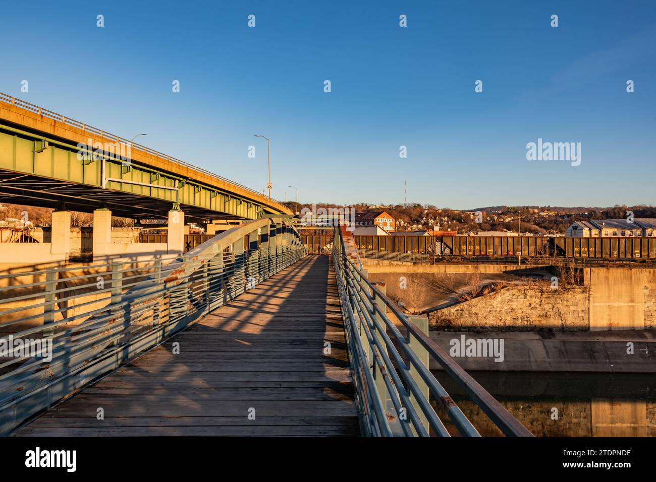 Wood footbridge with railings hi-res stock photography and images - Alamy
